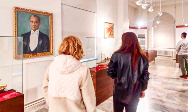 Çallı İmzalı Atatürk Portresi, Cumhuriyet Tarihi Müzesi'nde Eskişehir ...